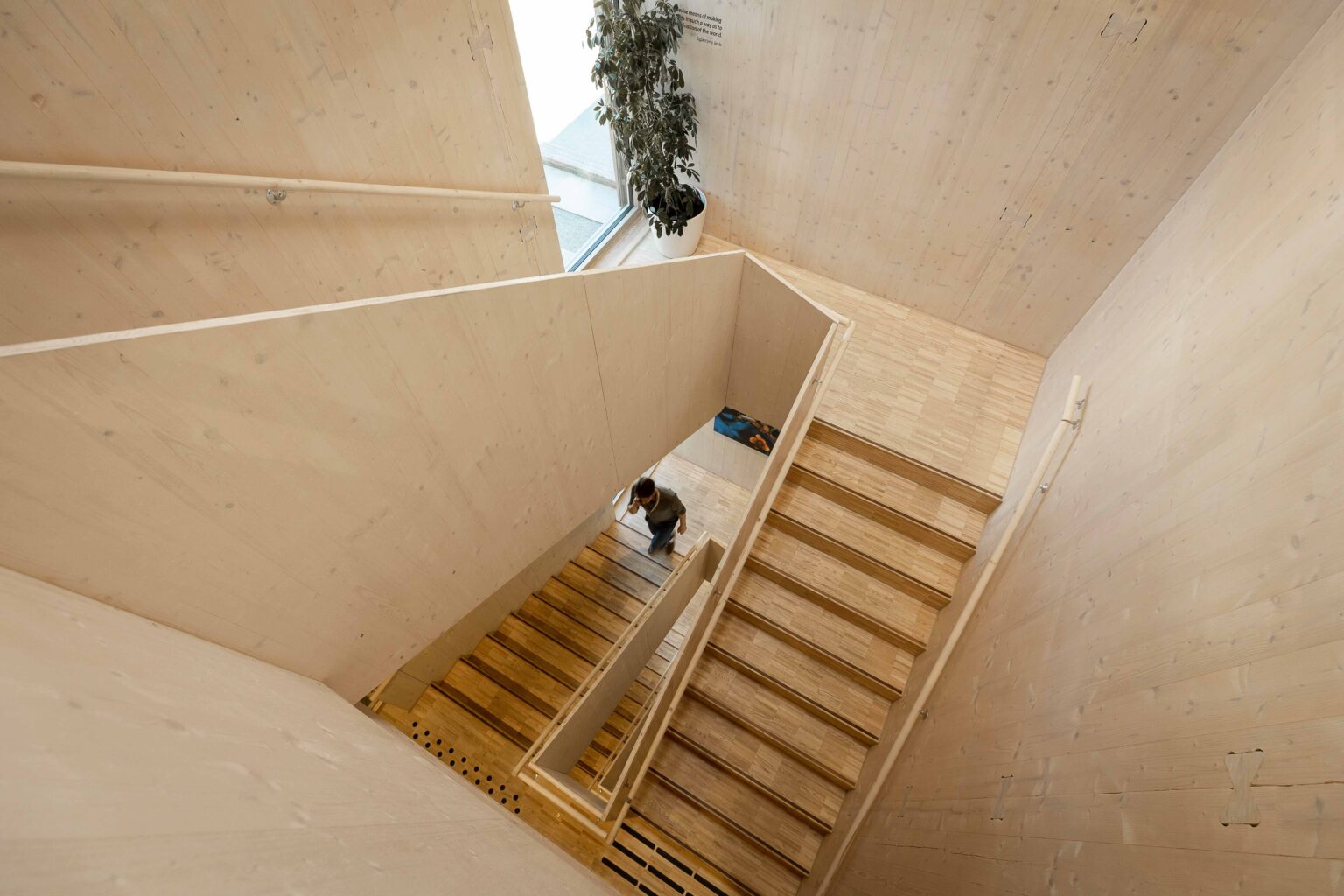 Splitkon - Massivtre og limtre for nordiske forhold